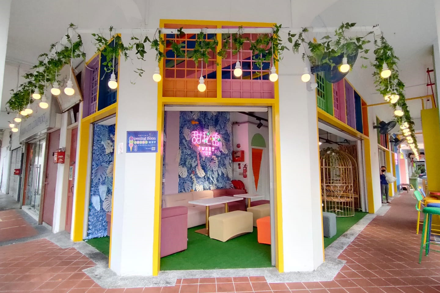 Sweet Hut – Full House Communications